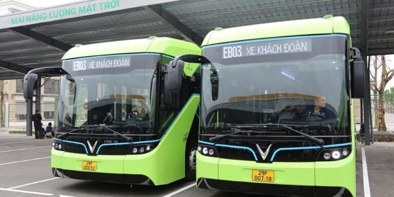 Xe buýt điện VinBus đầu tiên tại Việt Nam chính thức được vận hành ...